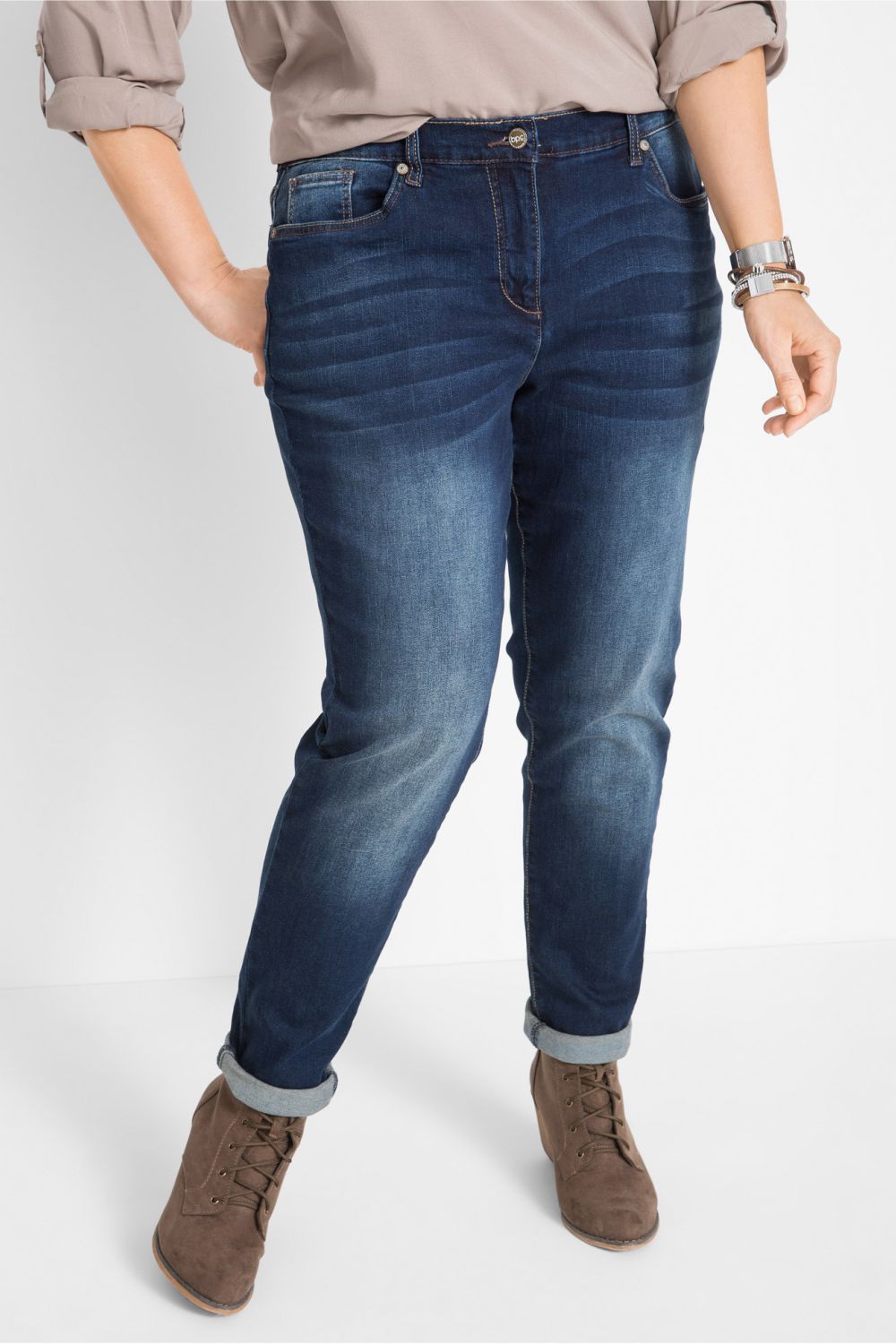 5 modele de blugi pentru fetele plinuţe - Maxine Over 50