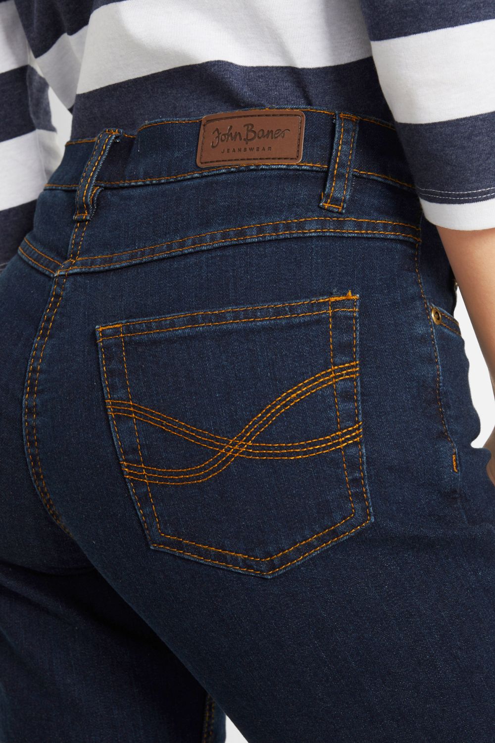 5 modele de blugi pentru fetele plinuţe - Maxine Over 50