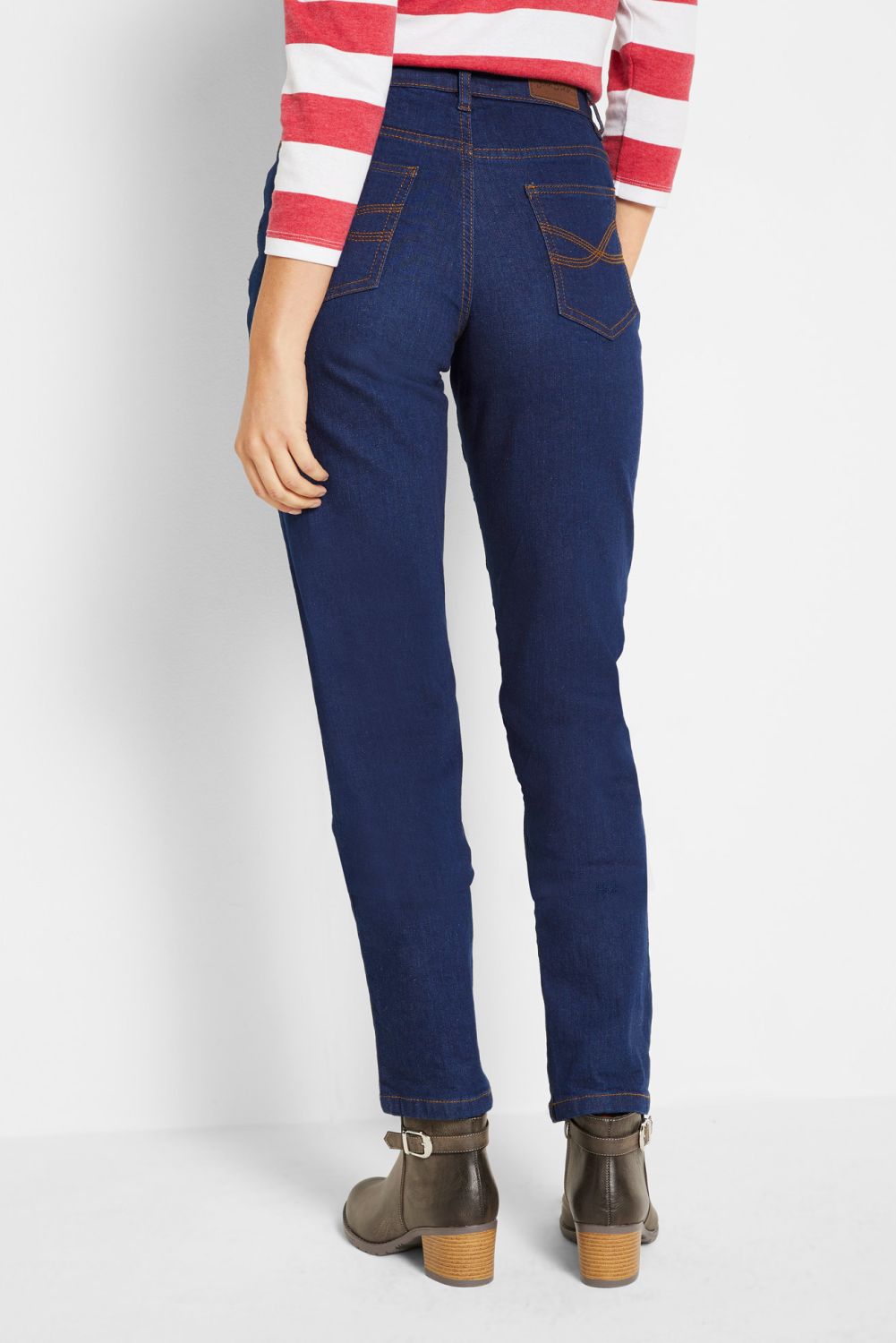 5 modele de blugi pentru fetele plinuţe - Maxine Over 50