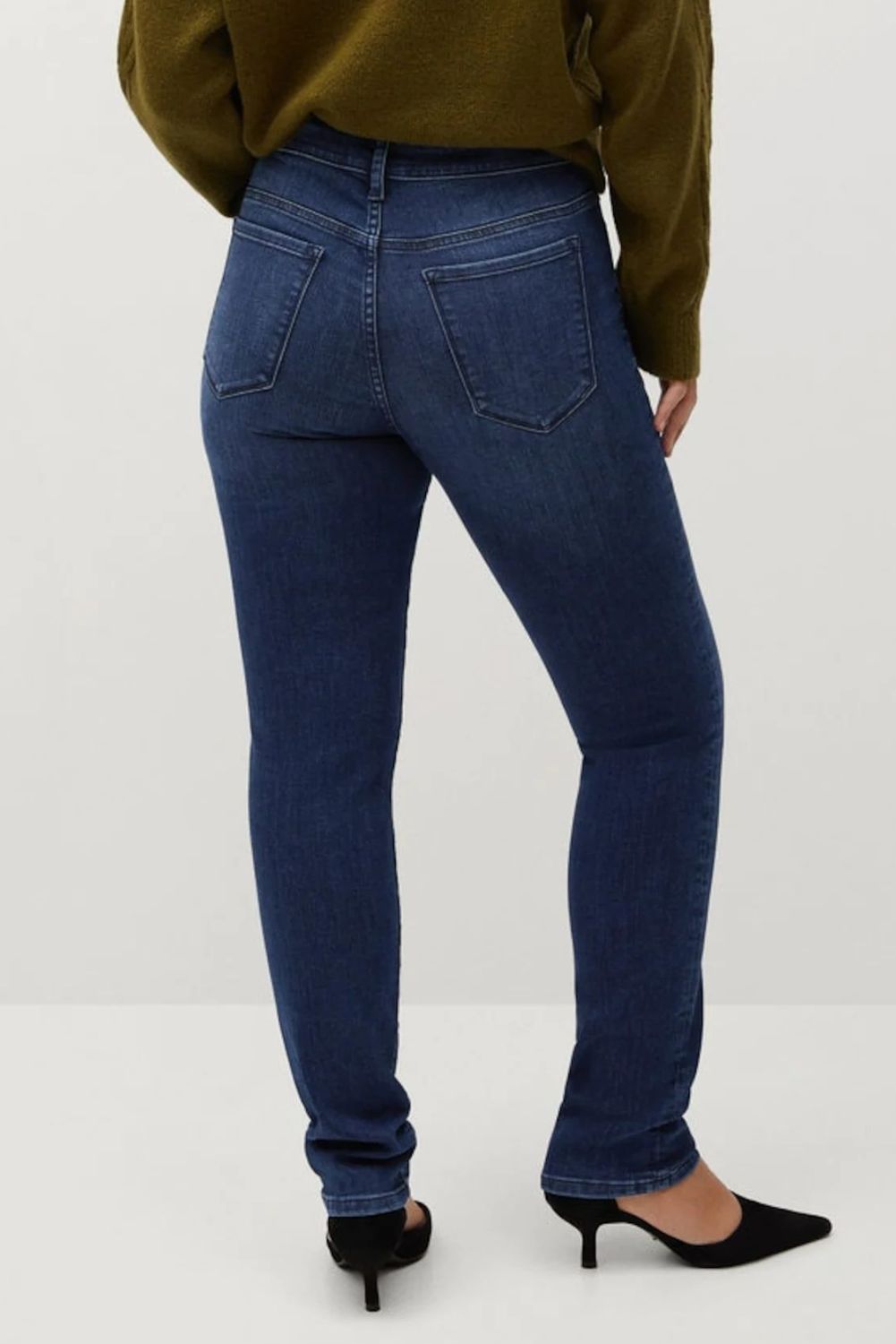 5 modele de blugi pentru fetele plinuţe - Maxine Over 50