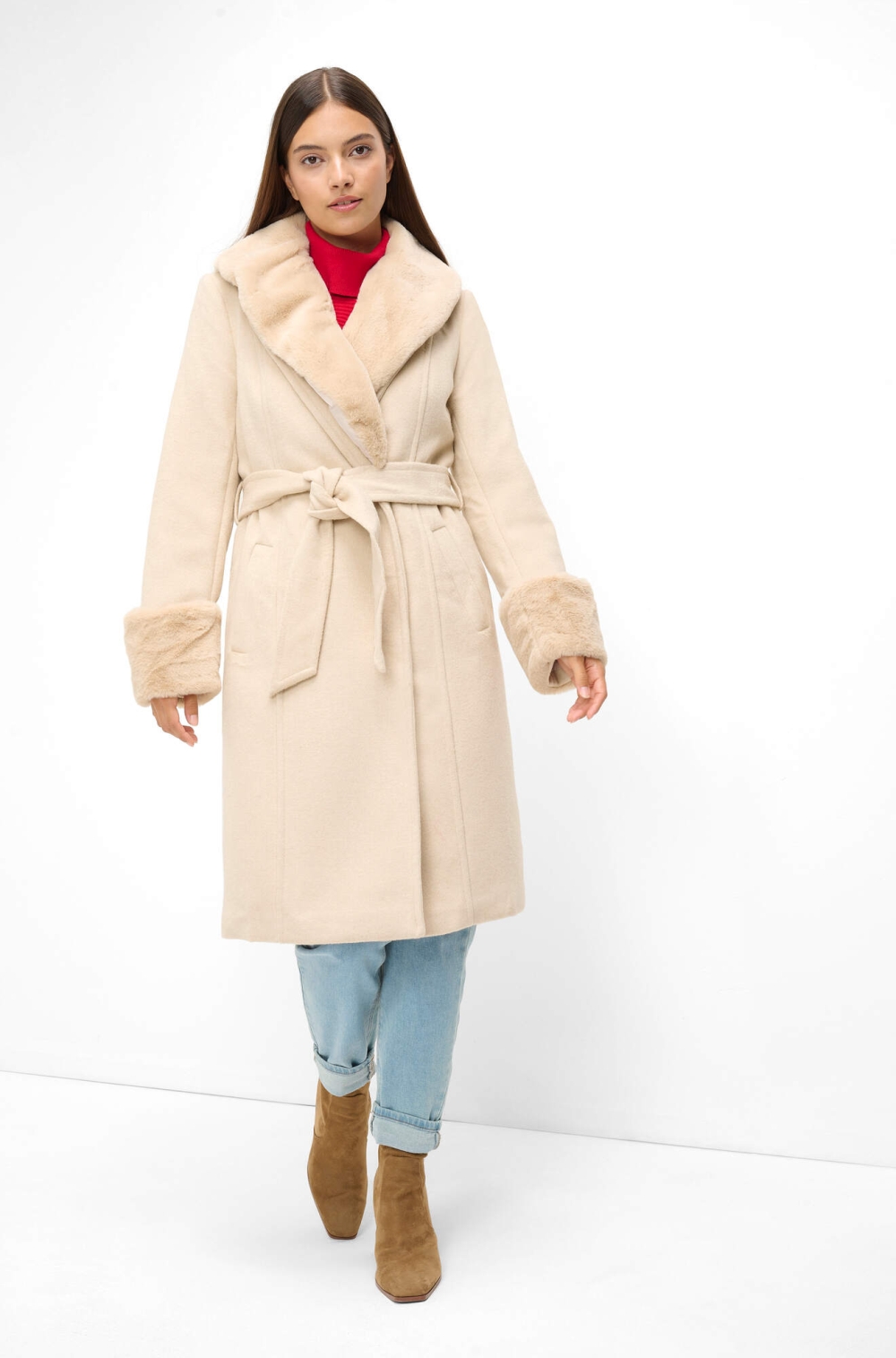 Ce merită să-ţi cumperi de Black Friday? Un palton! - Maxine Over 50