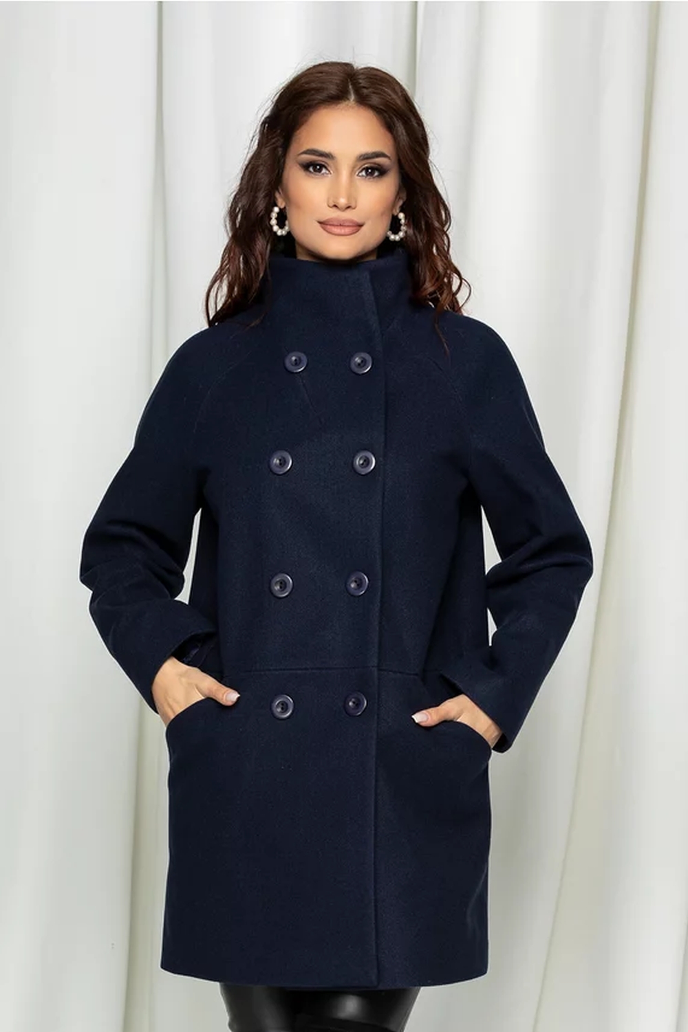 Ce merită să-ţi cumperi de Black Friday? Un palton! - Maxine Over 50