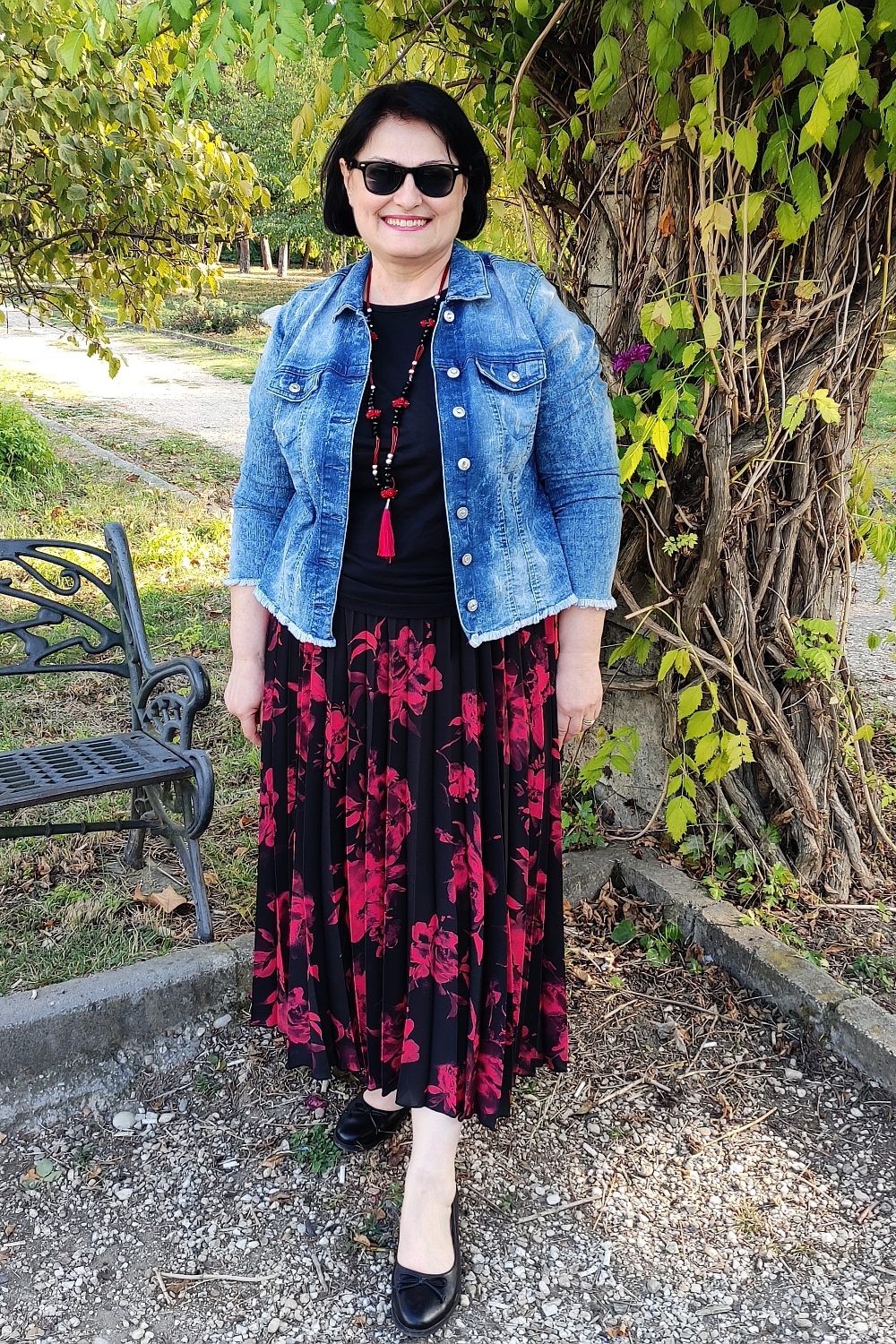 Geaca de blugi sau cum să fii cool după 50 de ani - Maxine Over 50