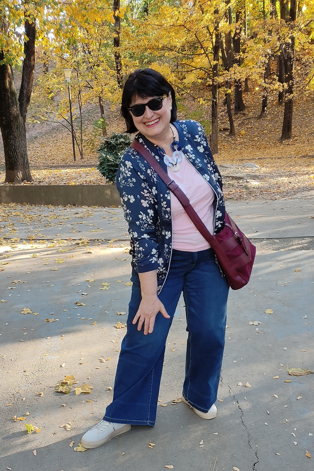 Cum trebuie să fie “o doamnă” - Maxine Over 50